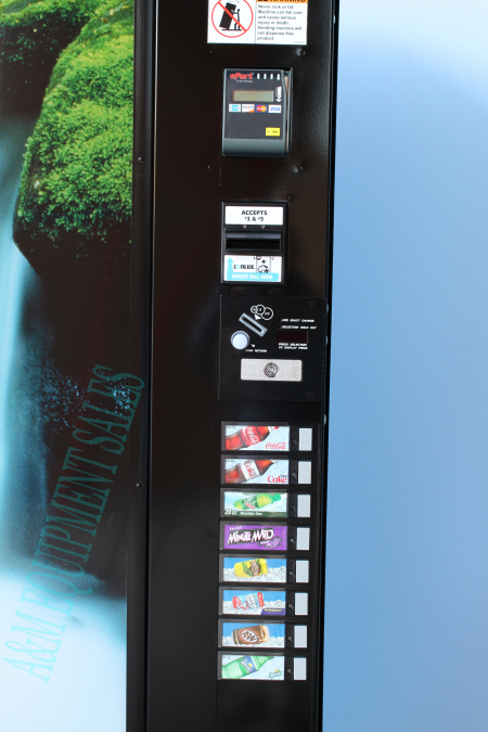 Vendo 621 Drink Machine - A&M Vending Machine Sales